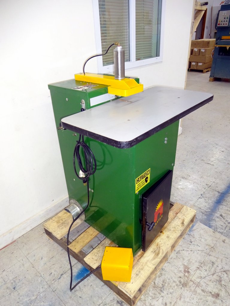 Used Castle TSM-21 Pocket Screw Machine - Including Tools and Manuals